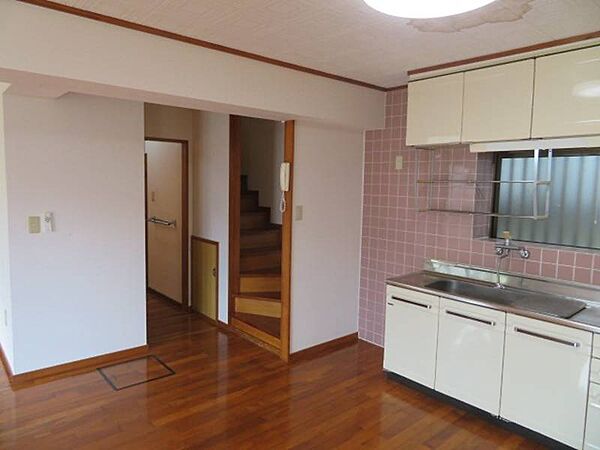 【ホームズ】西原町字桃原売戸建3LDK｜中頭郡西原町、バス 西原営業所下車 徒歩4分の中古一戸建て（物件番号：3217322-0000140）